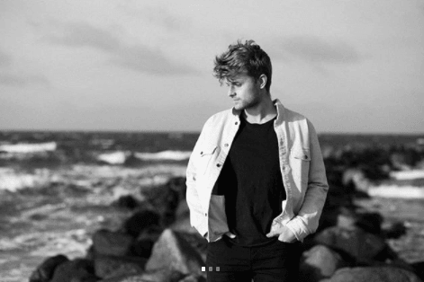 A sneak peek into the musical journey and career of singer Sandro ...