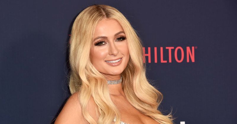 Paris Hilton suffers wardrobe malfunction as she exposes too much in ...