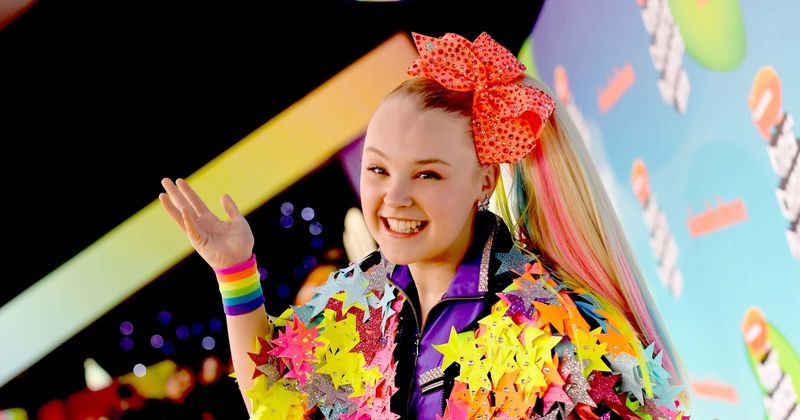JoJo Siwa releases single for 'Worldwide Party Remix' as she prepares ...
