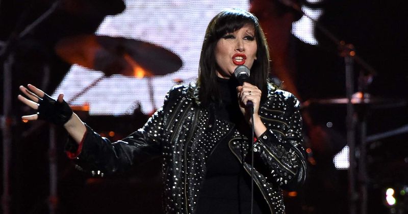 Yeah Yeah Yeahs vocalist Karen O performs 'Our Time' after a decade to ...