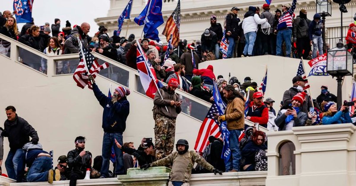 Who are Caitlin and Alexander Everett? Seattle PD cops fired for ...