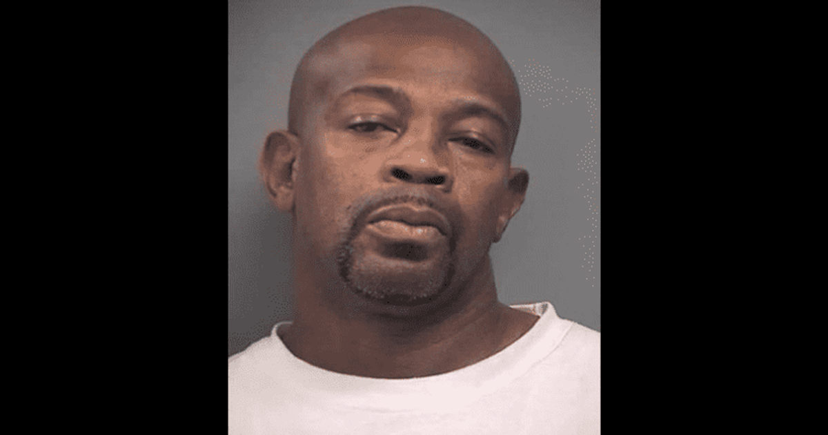 'There's a dead baby!' Career criminal Gary Robinson causes crash ...